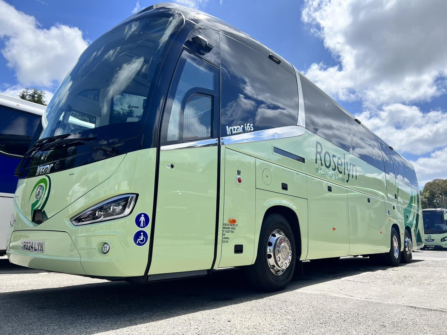 Fleet | Roselyn Coaches